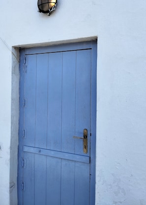 Quarto, 1 quarto, acessível, pátio | Entrada do alojamento