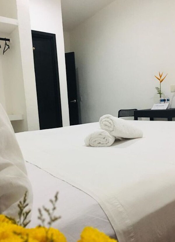 Room In Guest Room - Private Room With King Size Bed Num023 - Puerto Escondido