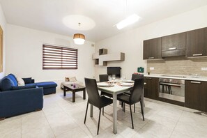 Apartamento Básico, várias camas | Restaurantes