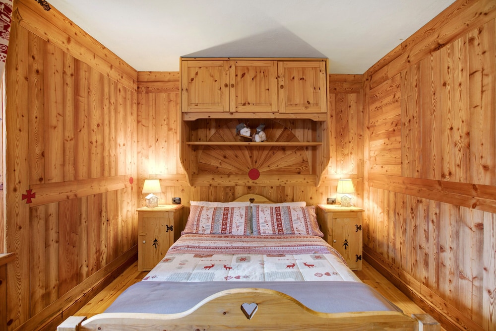 Appartement "Maison Grange 1", Avec Vue Sur La Montagne, Jardin Partagé Et Wi-fi - Cogne