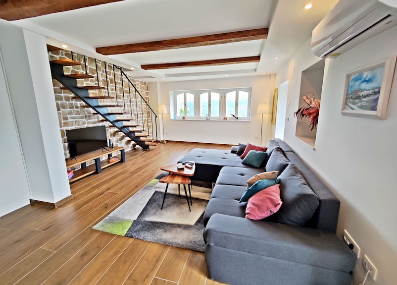 Authentic Istrian Stone House In Heart Of Motovun - Isztria