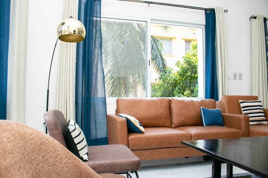 Appartement Rénové à 2 Min De Kin Plaza Rotana Gombe Centre Ville. -