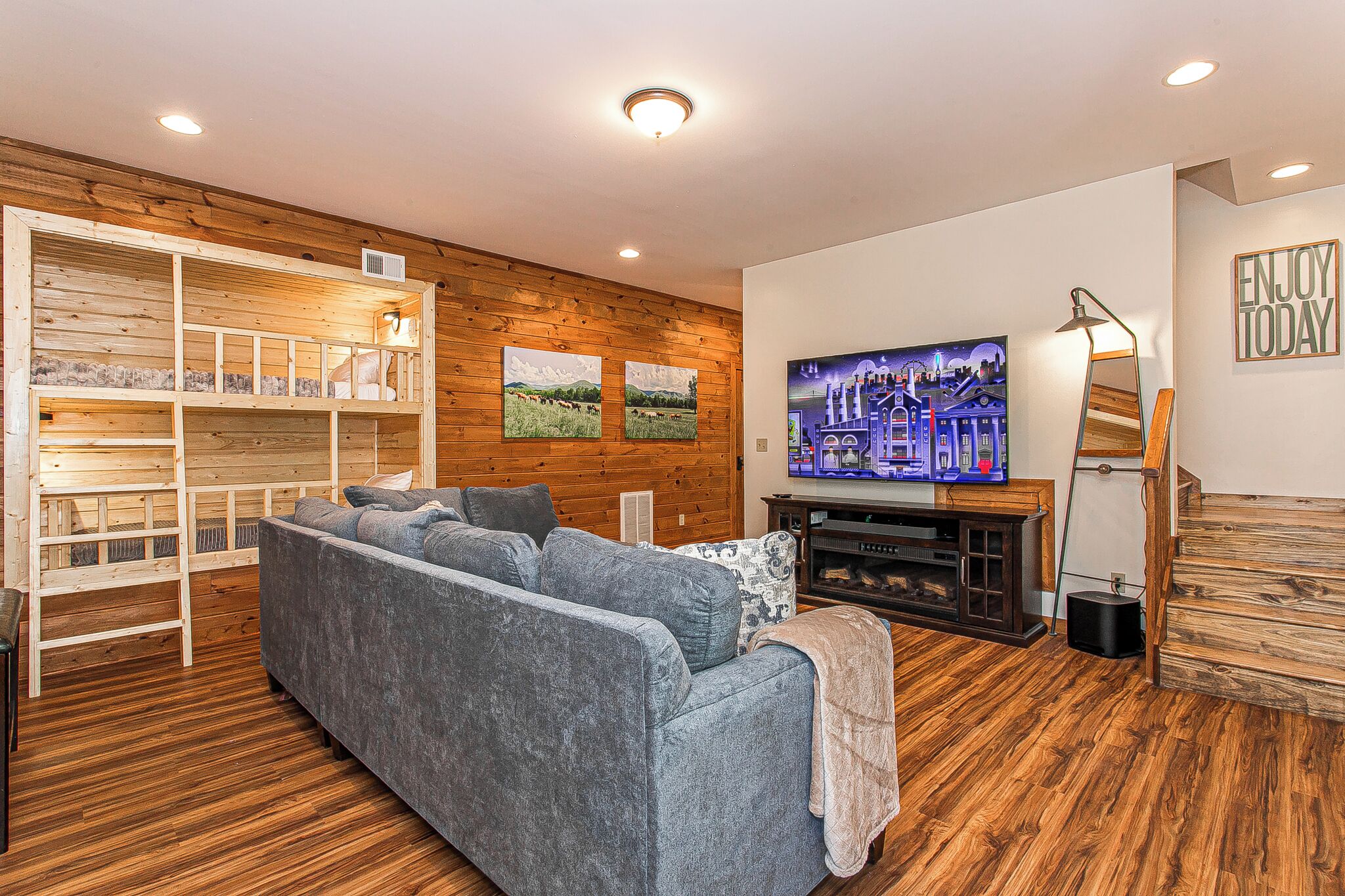 Major $Aving$ For A Modern-lux-serene-cozy Mtn. Cabin Decorated For The Holidays - Maryville, TN