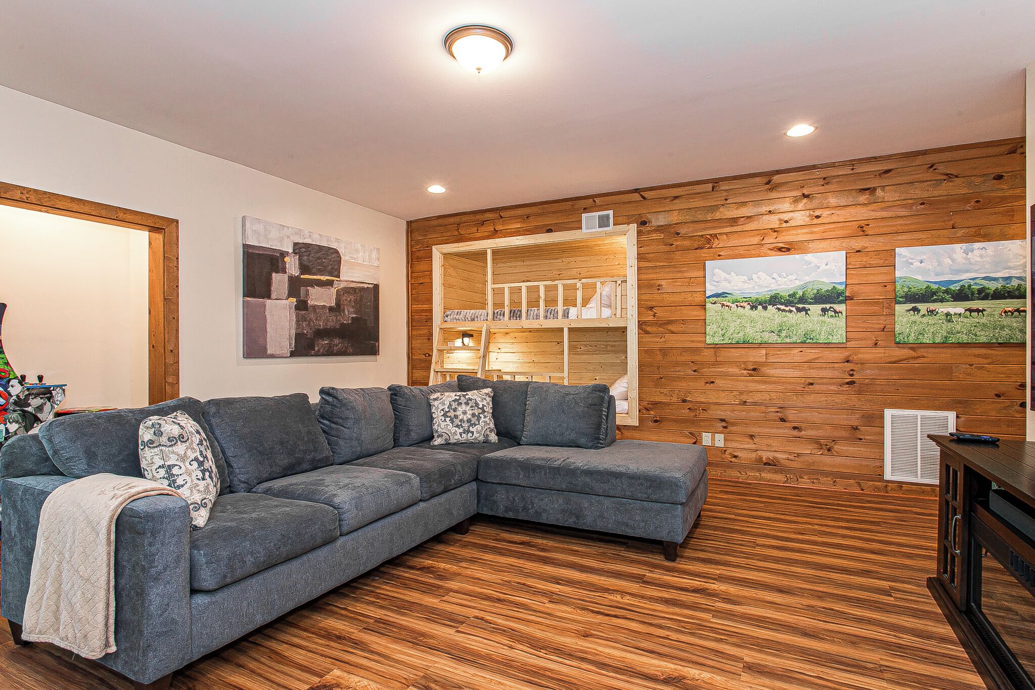 Modern & Serene Mtn Cabin Decorated For Comfort, Relaxation, Wildlife Sightings - Maryville, TN