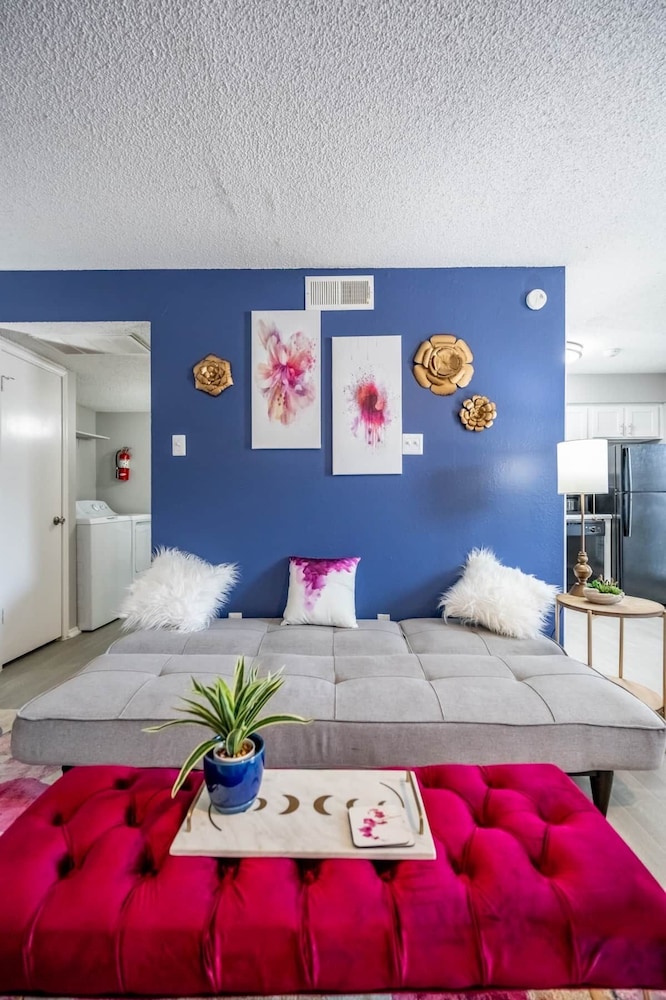 Entire Place ✶Wi-fi✶washer Dryer✶ 4k Tv ✶Pets Allowed #615 - Cedar Hill, TX