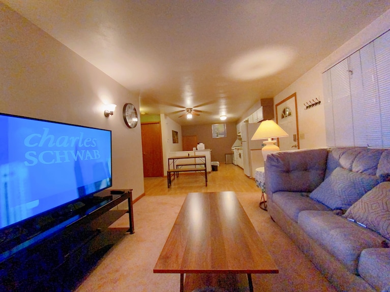 Express Gateway In Stevens Point With Fully Enclosed Fence For Backyard! - Stevens Point, WI