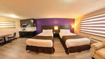 Family Suite, 2 Queen Beds,+ Sofa Bed With Kitchen