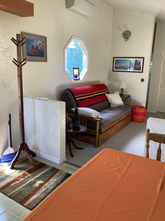 Lovely Two-bedroom Garden Suite Near Willamette River Bike Path - Eugene, OR