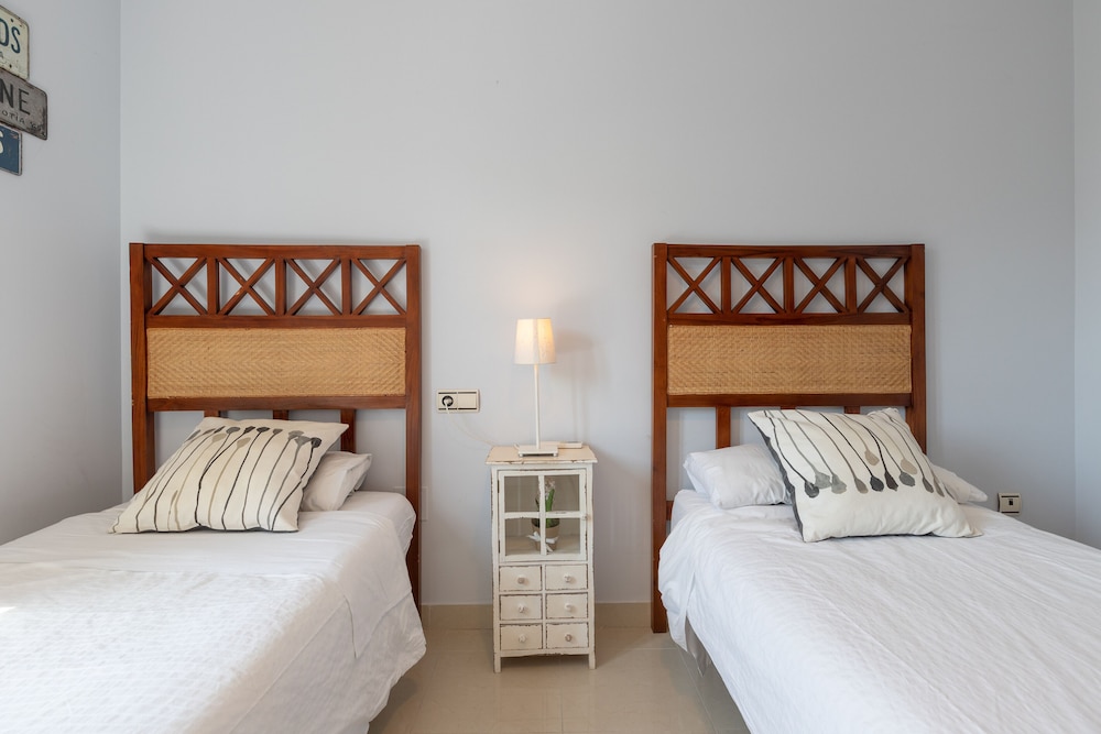 Pacifico Playa - Modern Apartment Facing The Sea In Malaga - Free Wifi - Torremolinos