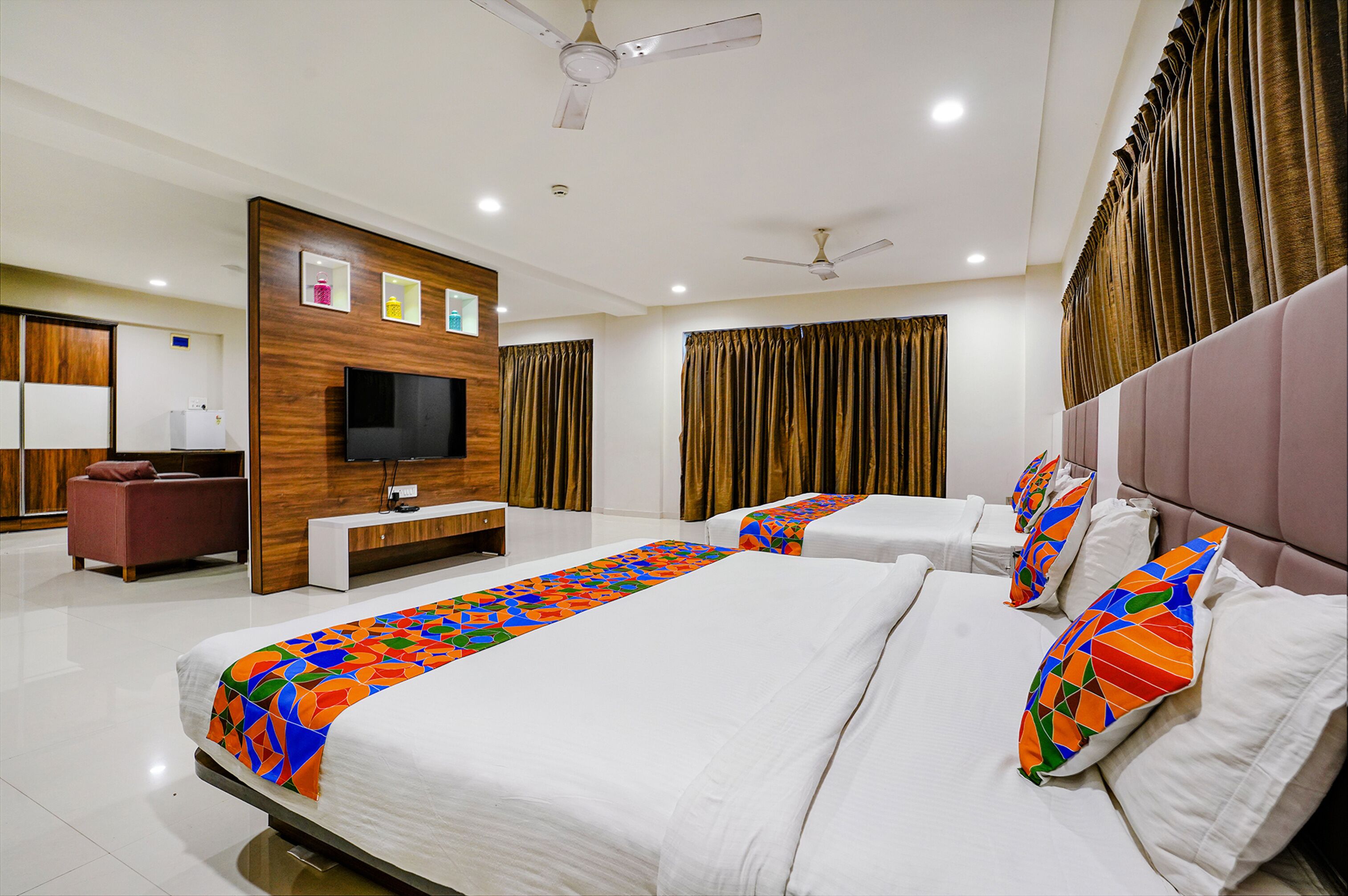 Roupa de alta qualidade, cofre no quarto, Wi-fi grátis 