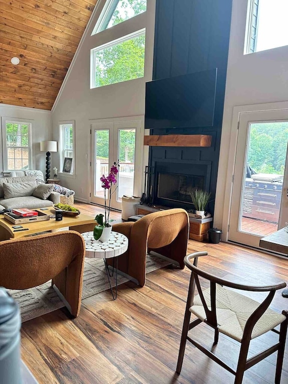 Luxe Modern Cabin Perched In Dahlonega Forest - Dahlonega, GA