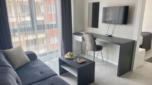 Apartamento clássico, 1 cama de casal, vista para a cidade |  Área de estar