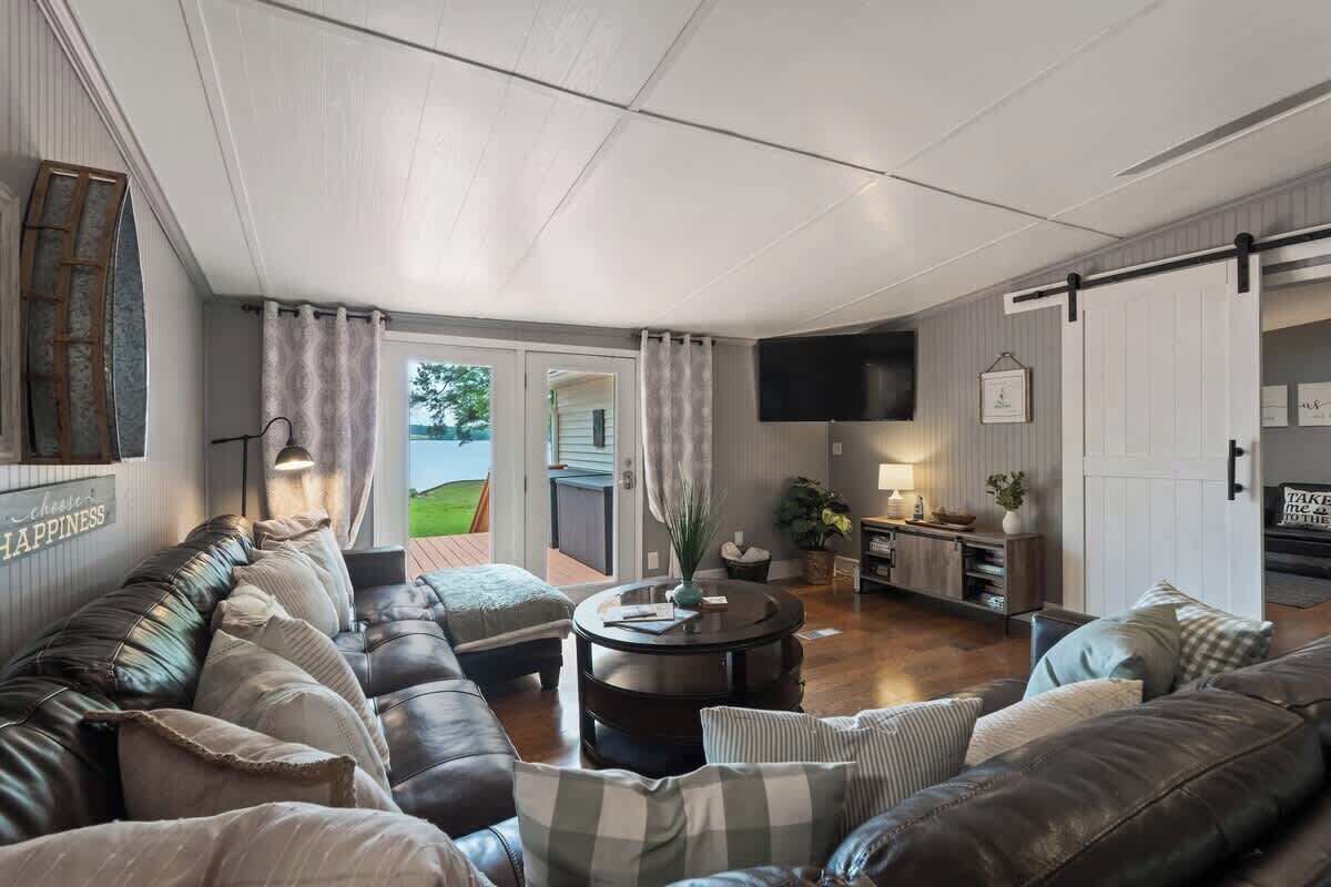 Leisure Point - Private Dock, Big Water, + Kayaks - Eatonton, GA