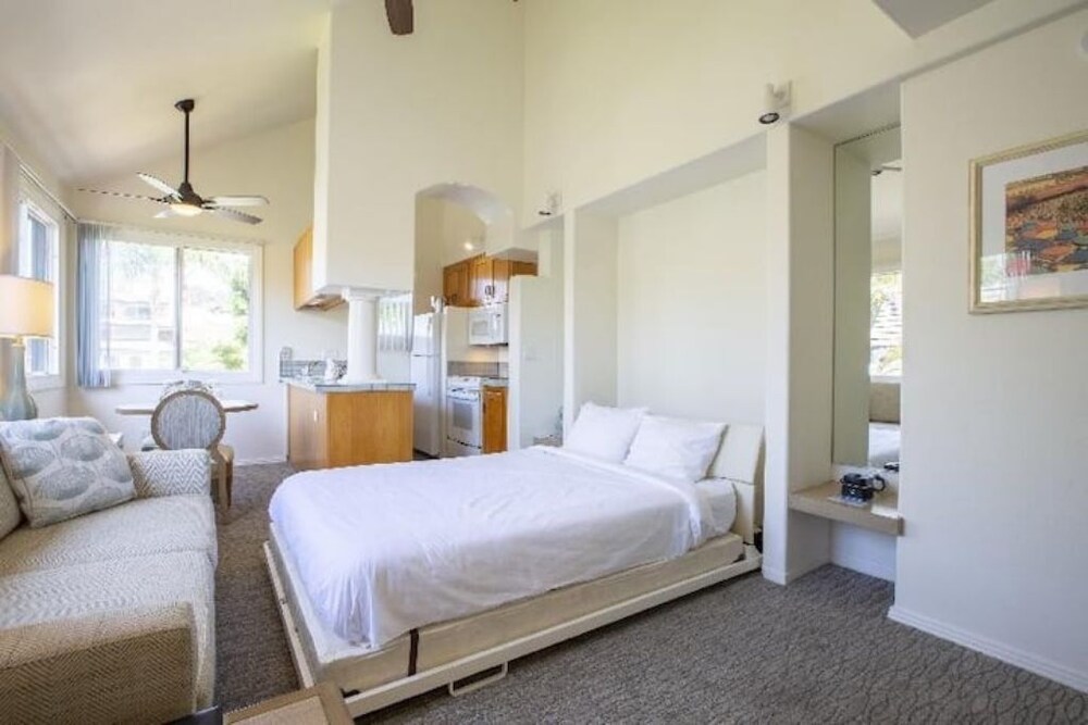 Ocean View Studio - Del Mar | Vrbo
