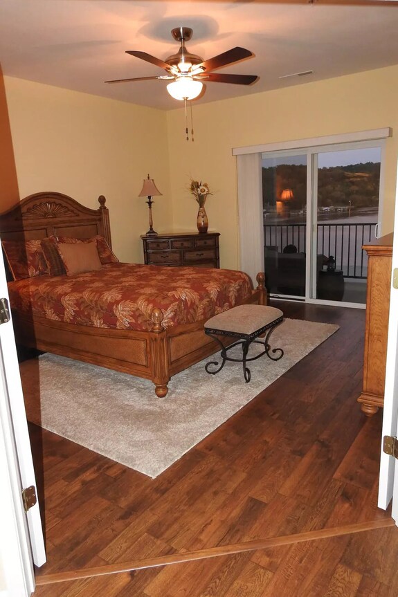 Welcome To Our Condo On The Lake! - Camdenton, MO