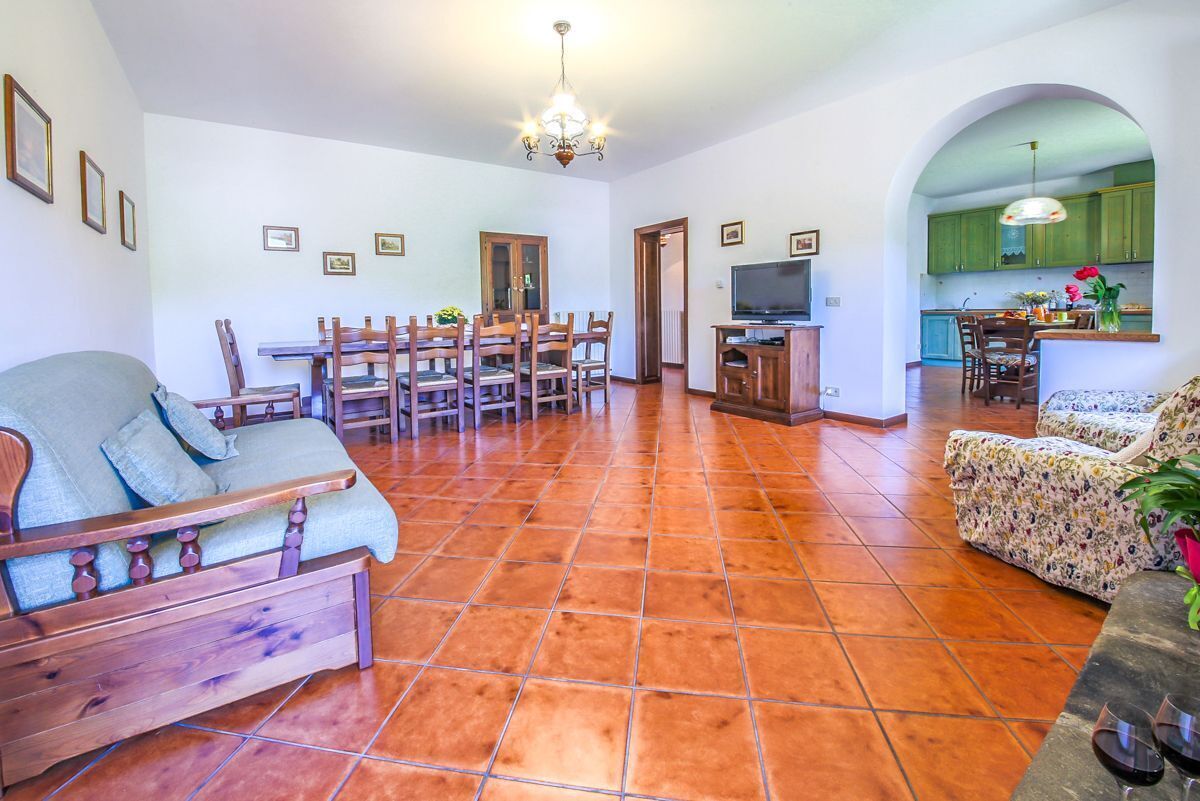 Ciaramicola - Fourteen Bedroom Villa, Sleeps 28 - Passignano sul Trasimeno