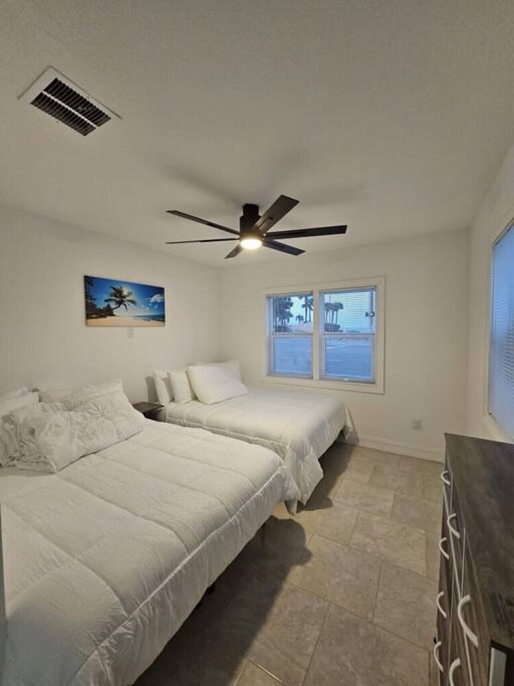 BEACH access villas w/ private POOL sleeps 41 ppl - Daytona Beach | Vrbo