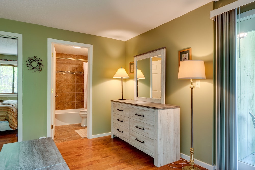 Bartlett Townhome W/ Balcony: 1 Mi To Ski Resort! - New Hampshire