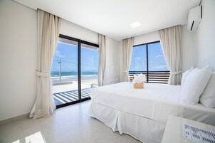 Vila superluxo, 3 quartos, piscina particular, vista para a praia | Opções para refeição no quarto
