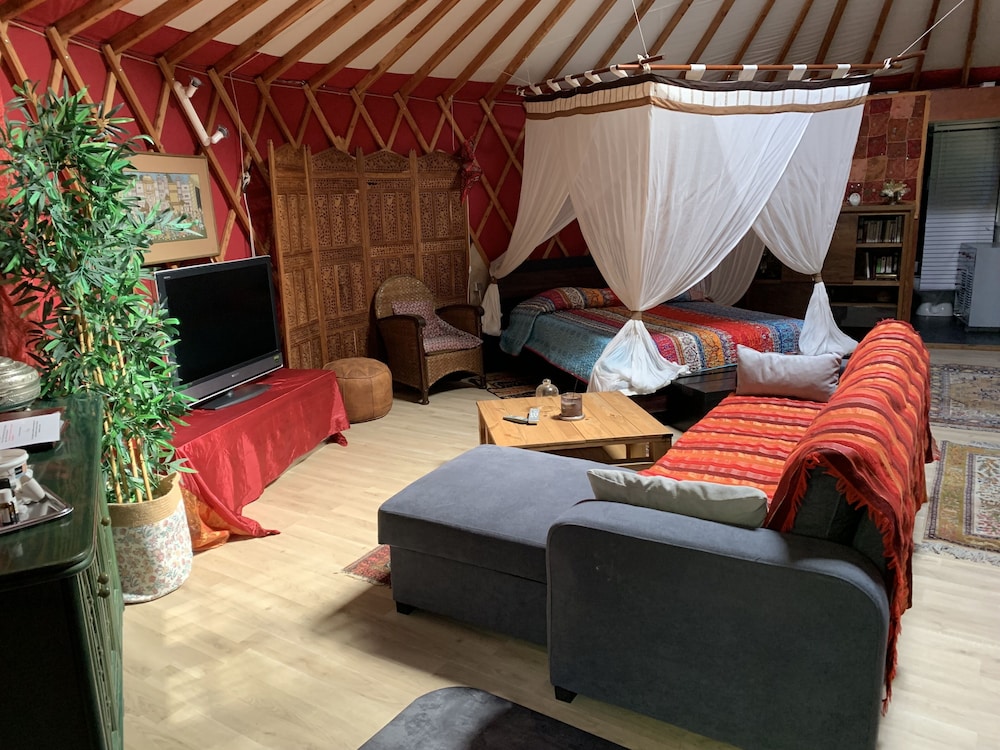 Contemporary high-end yurt - Bonifacio | Vrbo