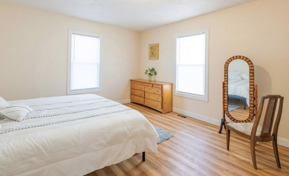 Friendly Family With. Sweet Home - Salem, MA