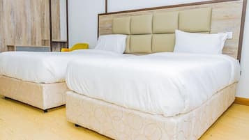 Quarto Twin Deluxe | 1 quarto, minibar, com decoração personalizada