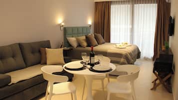 Estúdio | Cofre com capacidade para portátil, Wi-fi grátis