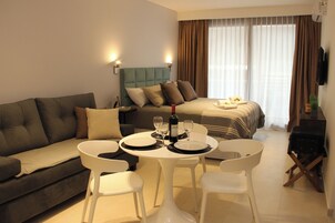 Estúdio | Cofres nos quartos, Wi-Fi de cortesia, roupa de cama