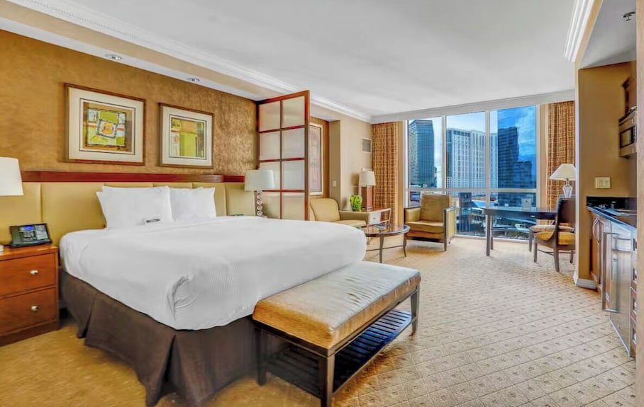 Signaturetower 3 | 11th Floor | F1 Grand Prix View - Nevada