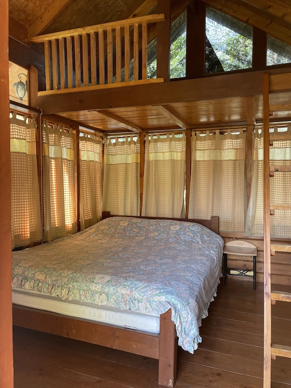 Unique Wooden Cabin - Two - Ongkharak