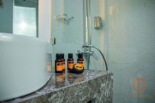 Quarto Twin, Vista para a cidade | Minibar, cofre no quarto, cortinas/cortinados opacos 