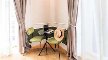 Quarto Duplo de Luxo | Cofre no quarto, secretária, quartos insonorizados, Wi-fi grátis