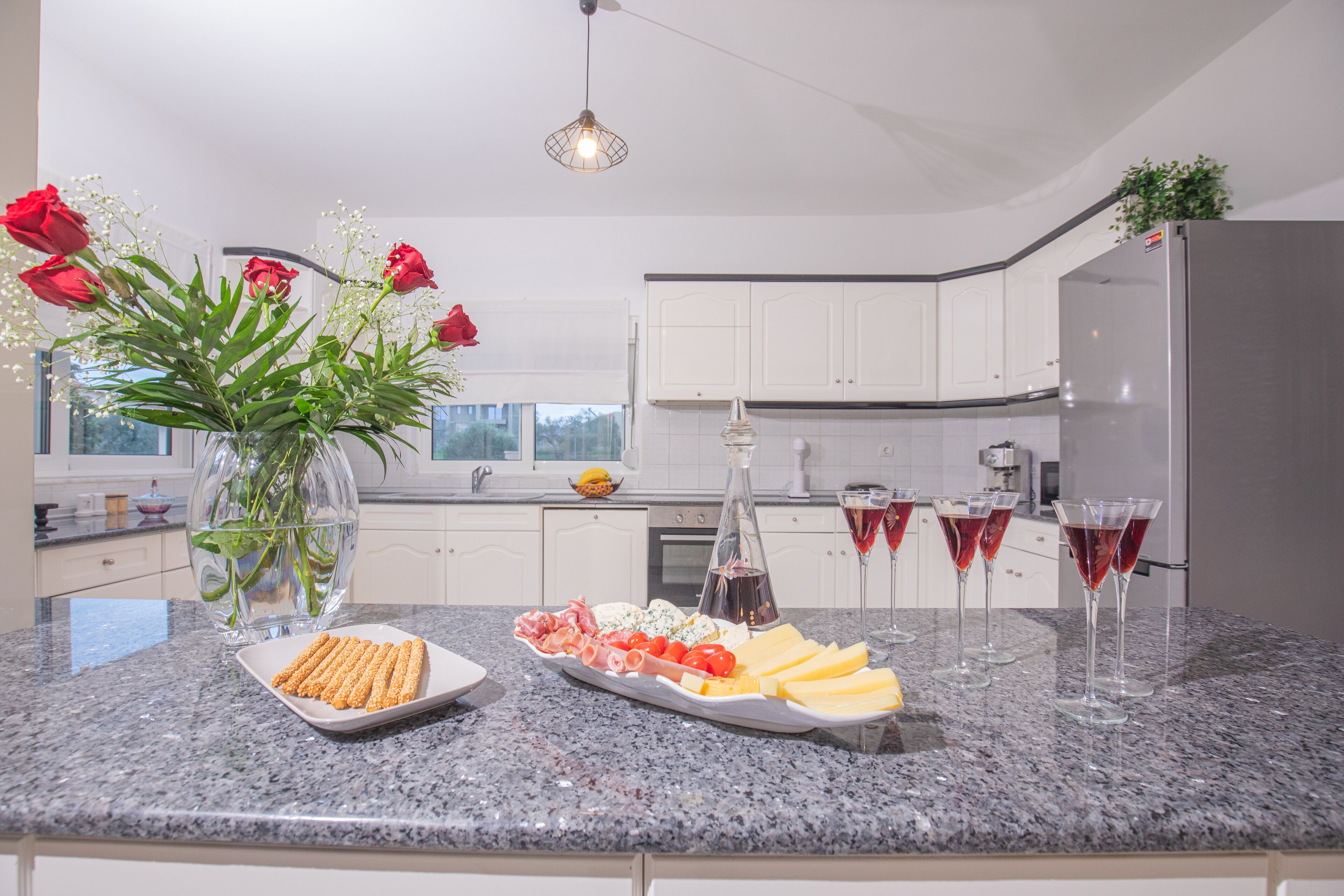 Villa Exclusiva, 3 quartos, piscina privativa | Cozinha privada | Um frigorífico/congelador grande, um micro-ondas, um forno 