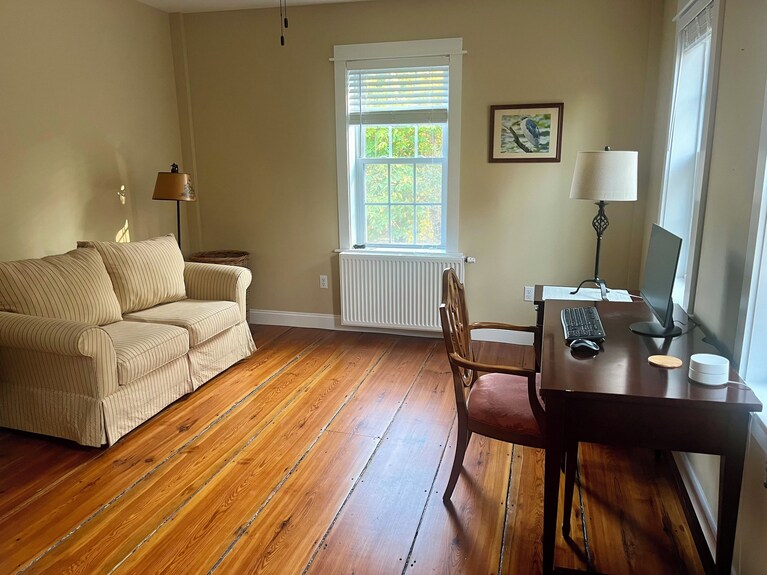 Old World Charm, Modern Conveniences - 3 Br Private Home In Quiet Setting - 北安普敦