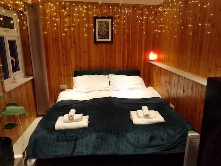 Pilgrims Of The Goddess - Chalet - Dorset