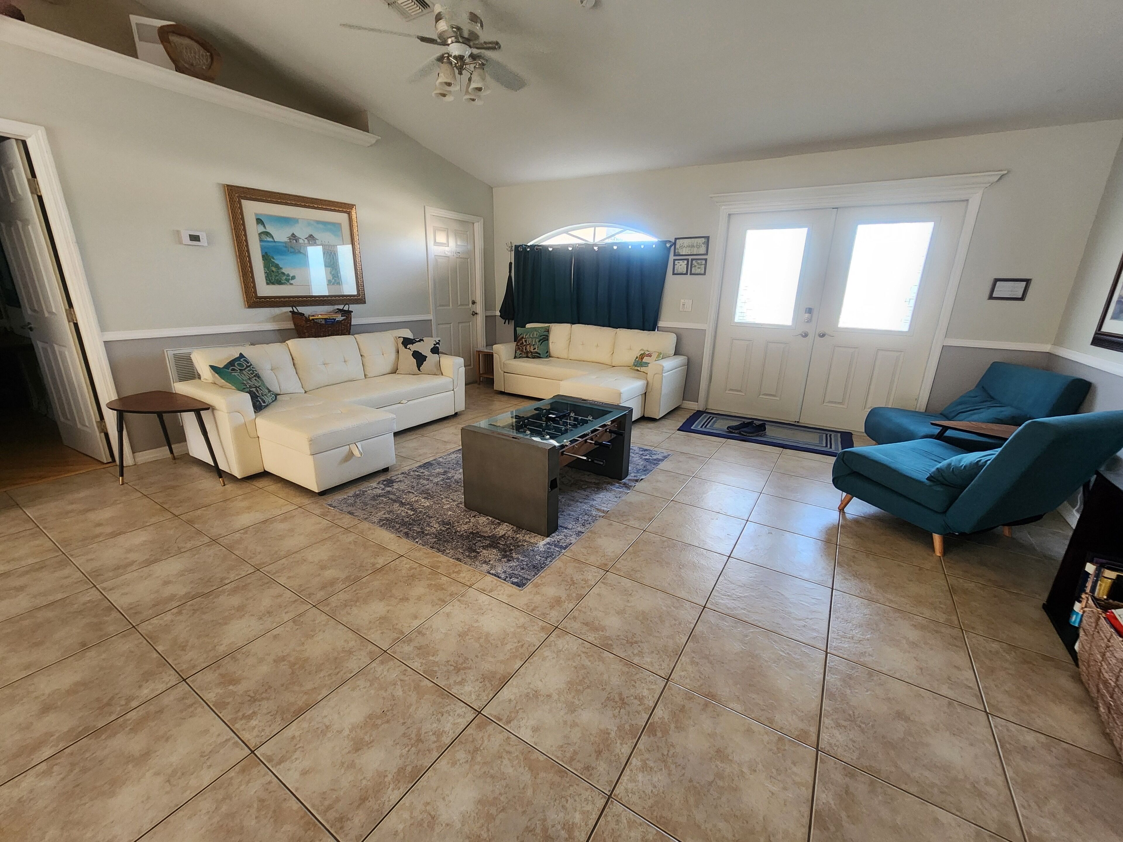 Group Beach Trip! 1 Mile To Gulf, Near Everything! - Naples, FL