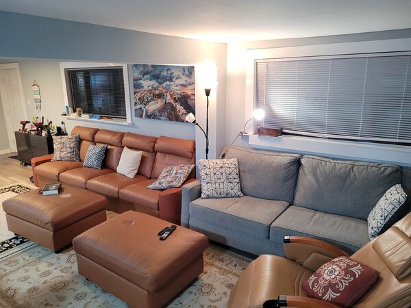 Beachfront Paradise, Relaxed, Pet Friendly - Virginia Beach, VA
