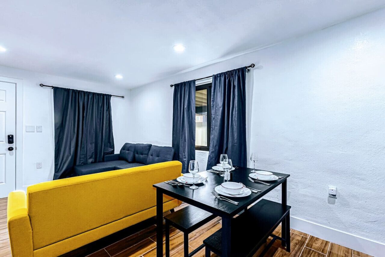 King | Dt Phx | 10m Airp | 2 Smrt Tv |W/d| Unit B - Arizona