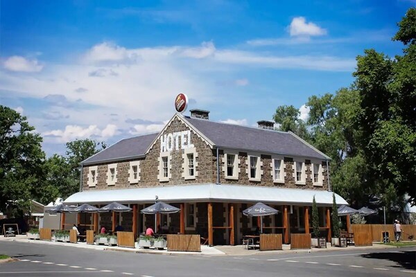 Peace And Quiet In This Country Retreat - Inverleigh