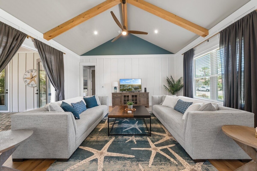 Priv. Resort Style Backyard W\/ Hot Tub - Steps To Beach, Publix, And Restaurants -