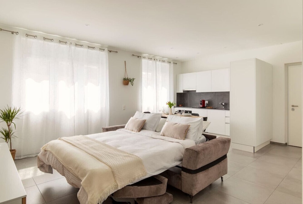 Elegant 3.5-room Air-conditioned Apartment With Free Parking Space - 루가노
