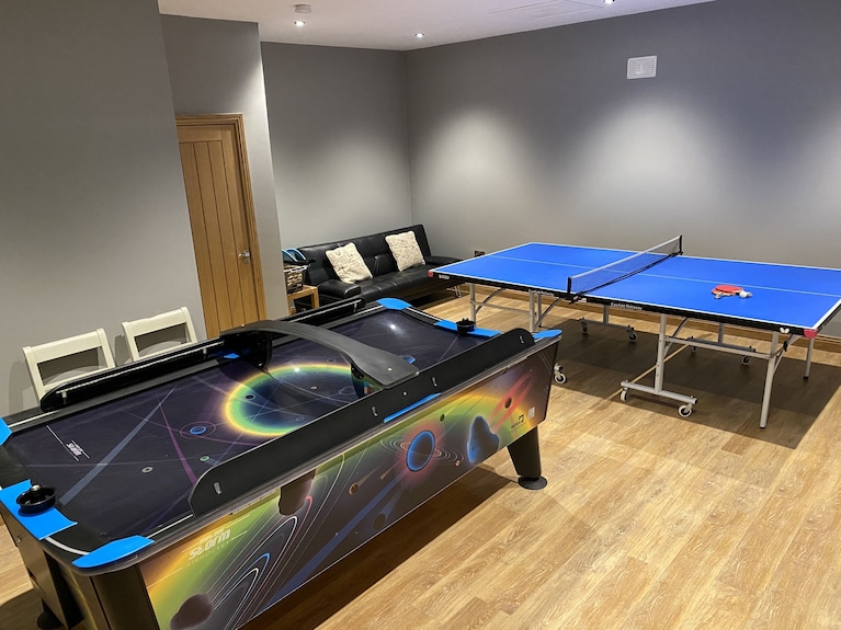 Unsliven Bridge Farm - Sleeps 15 Guests In 7 Bedrooms - Yorkshire