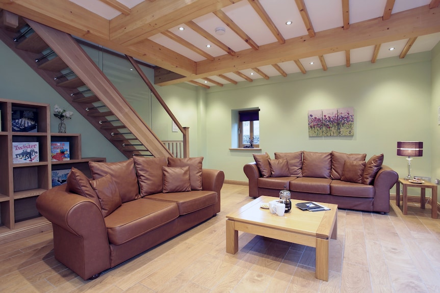 Unsliven Bridge Barn - Sleeps 7 Guests In 3 Bedrooms - West Yorkshire