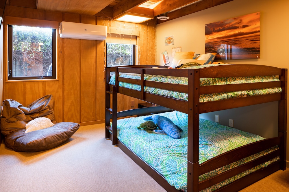 Luxury Del Mar Beach House w/ Large Deck & Spa - Del Mar | Vrbo