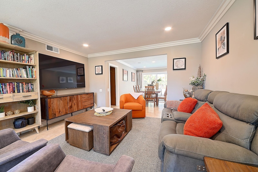 Rose Garden Retreat 6bedroom Pool Sauna Hot Tub - Laguna Hills, CA