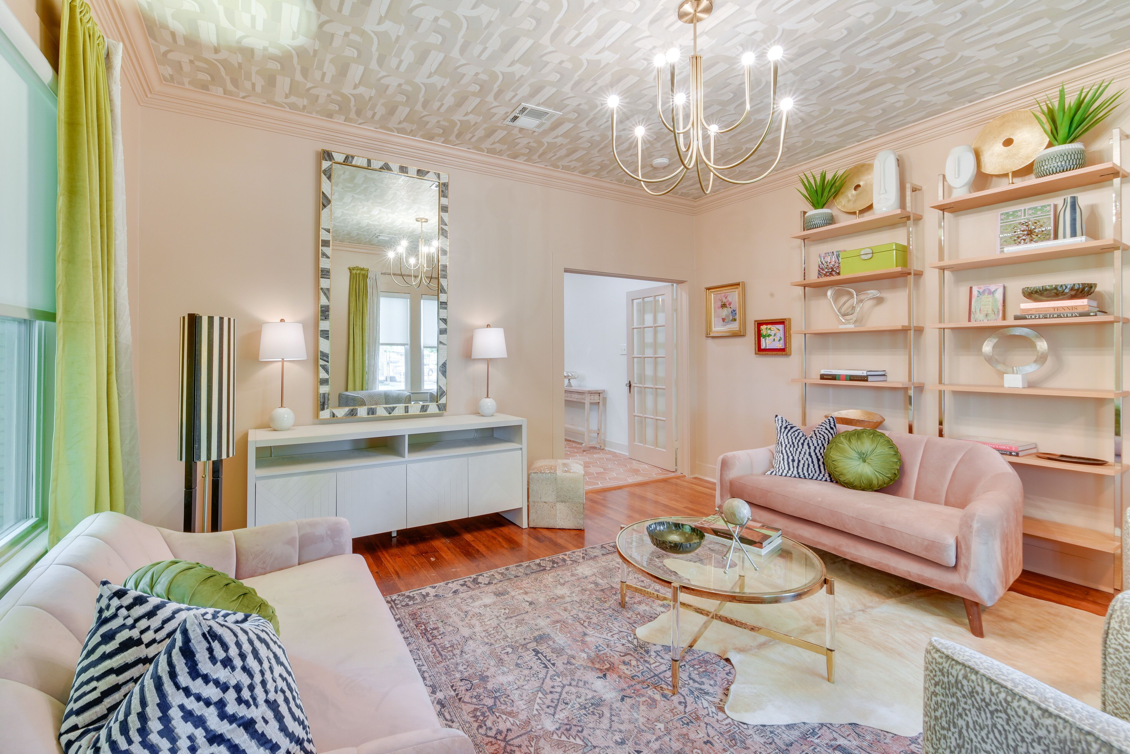 Charming Lake Charles Vacation Rental W/ Yard - Lake Charles, LA