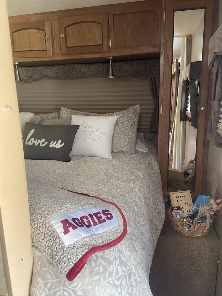 Howdy Rv & Resort Bryan, 10mi To Tx A&m,off Hwy 6. Amenities Included, Sleeps 5! - Bryan, TX