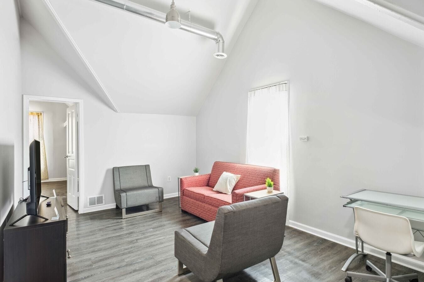 Downtown Detroit 2br | King, Wifi, Parking - Splash Pad, Detroit