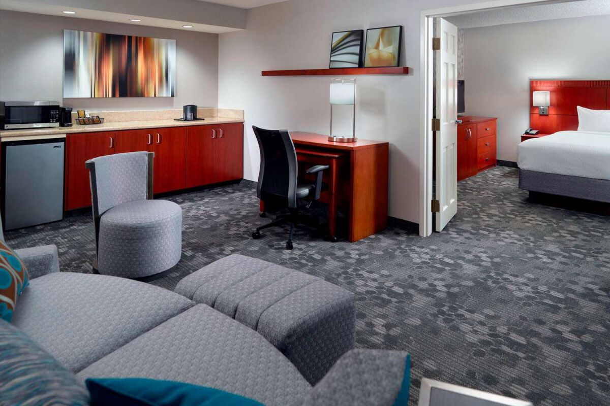 Serenity In The City! 2 Relaxing Units, Seasonal Pool, Pet-friendly Property! - Atlanta, GA