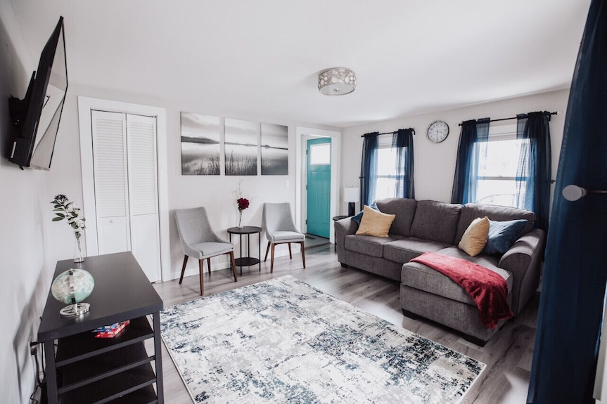 Newly Remodled Home Located Within Walking Distance Of Downtown Bangor And Waterfront Concerts - 뱅고어